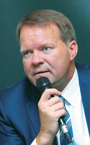 Carlsberg expects tough year ahead